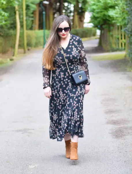 What Shoes To Wear With A Maxi Dress? [4 Choosing Tips] | Chooze Shoes