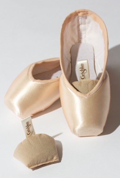 10 Famous Pointe Shoe Brands For Your Perfect En-point | Chooze Shoes